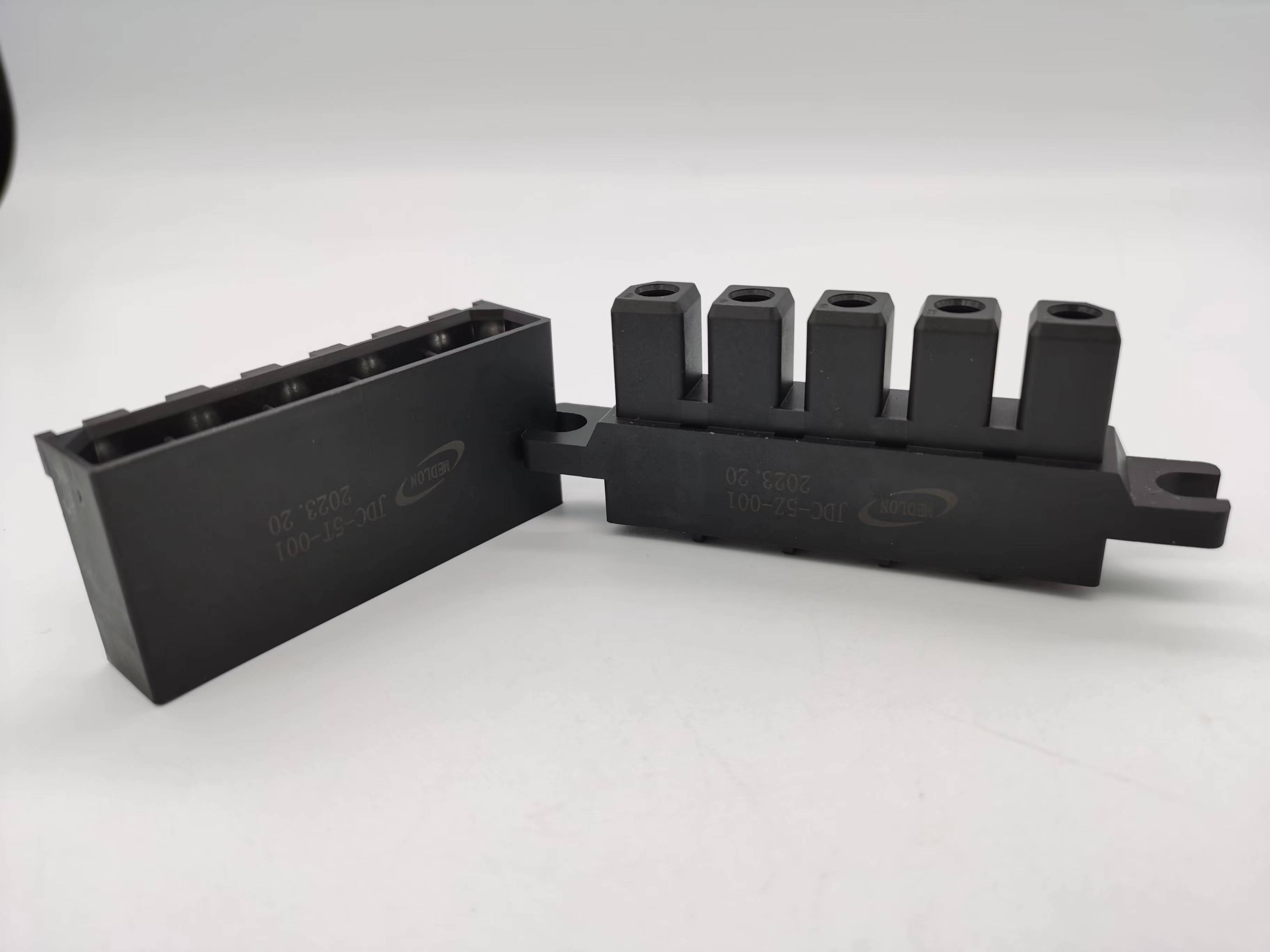 high current connector